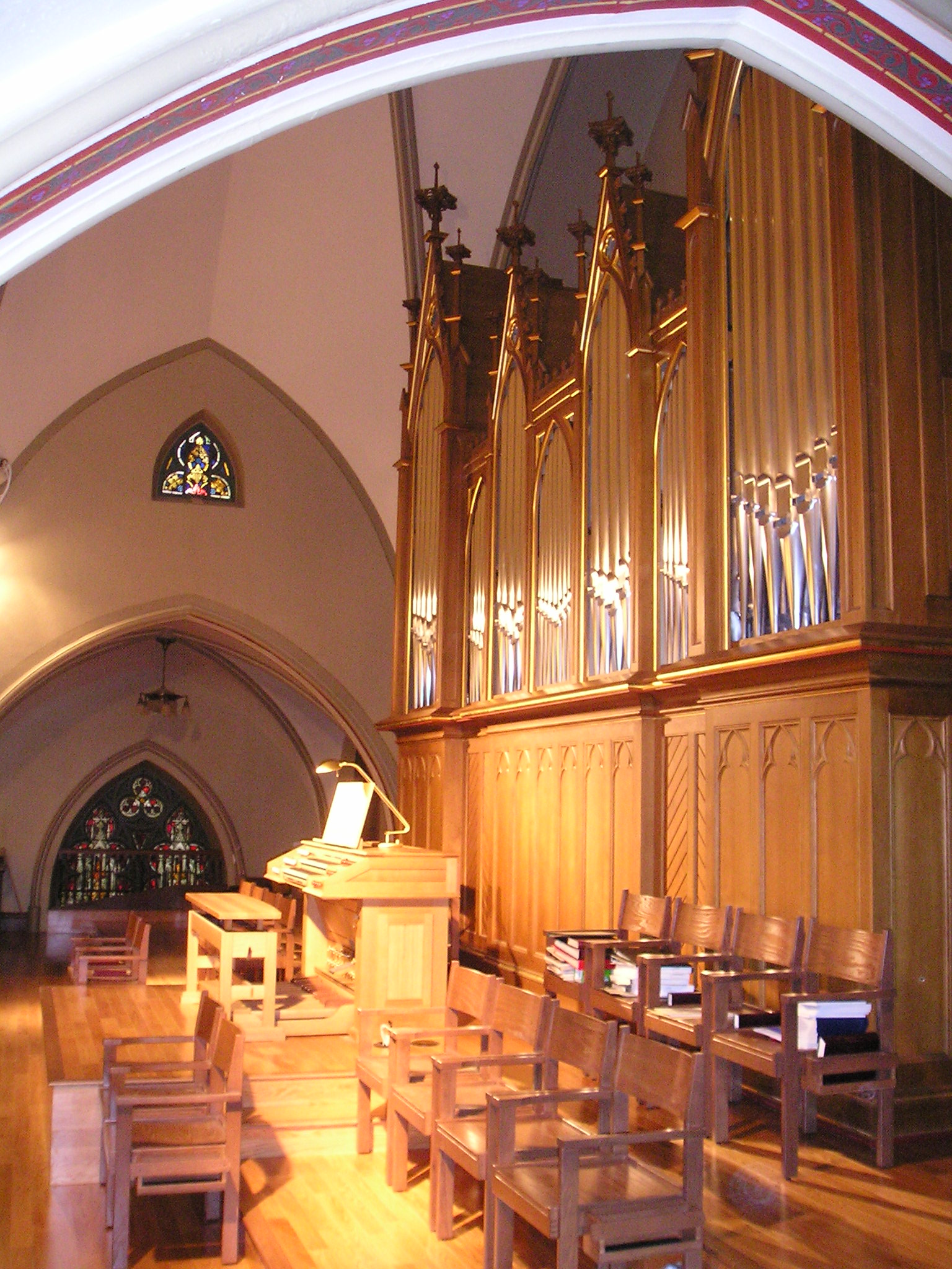 Reorganizing a choir-loft. Ideas? - MusicaSacra Church Music Forum